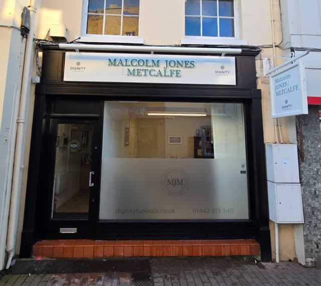 Tring Funeral Directors | Malcolm Jones & Metcalfe Funeral Directors ...