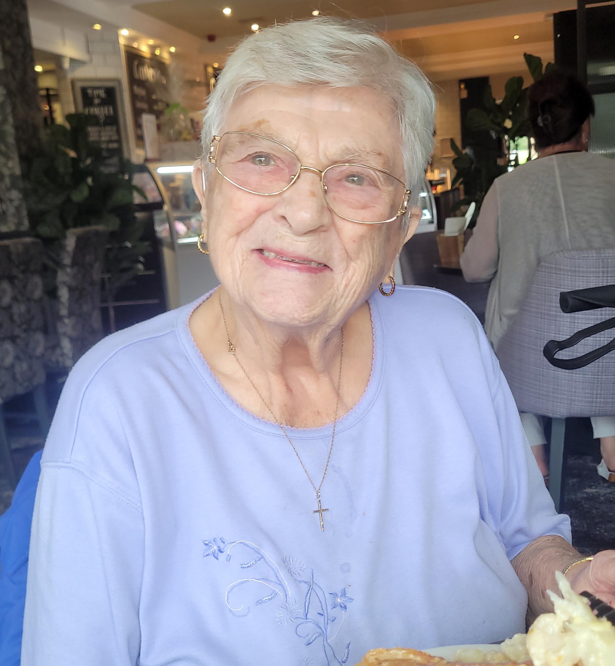 Funeral Notice for Mrs Freda Crompton