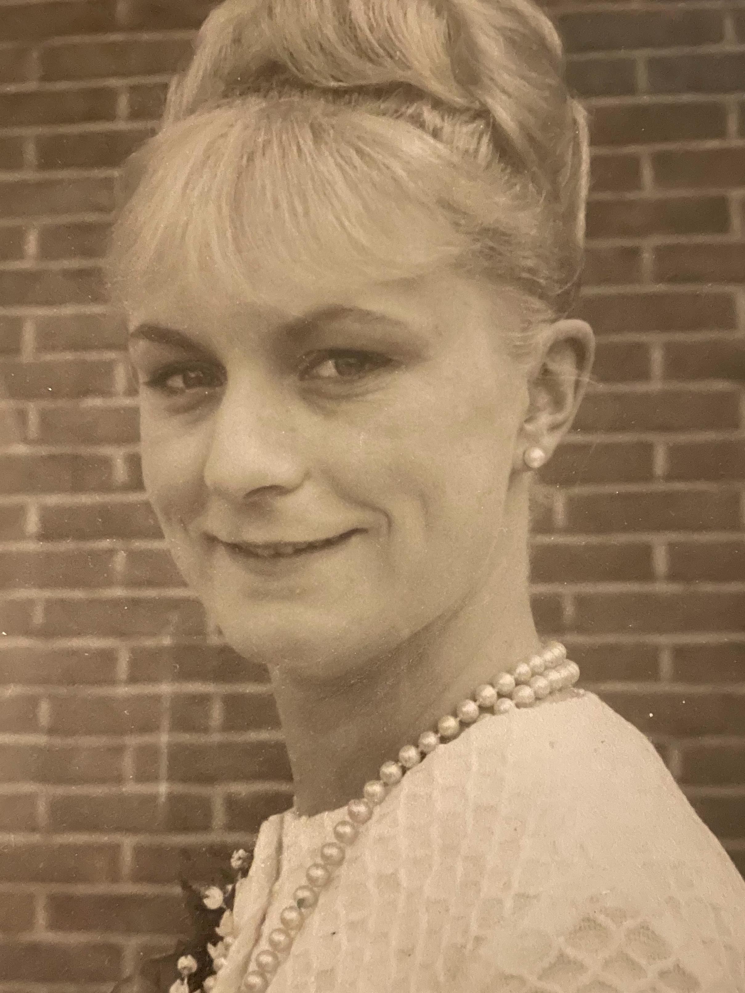Funeral Notice for Mrs Maureen Dorothy Hall