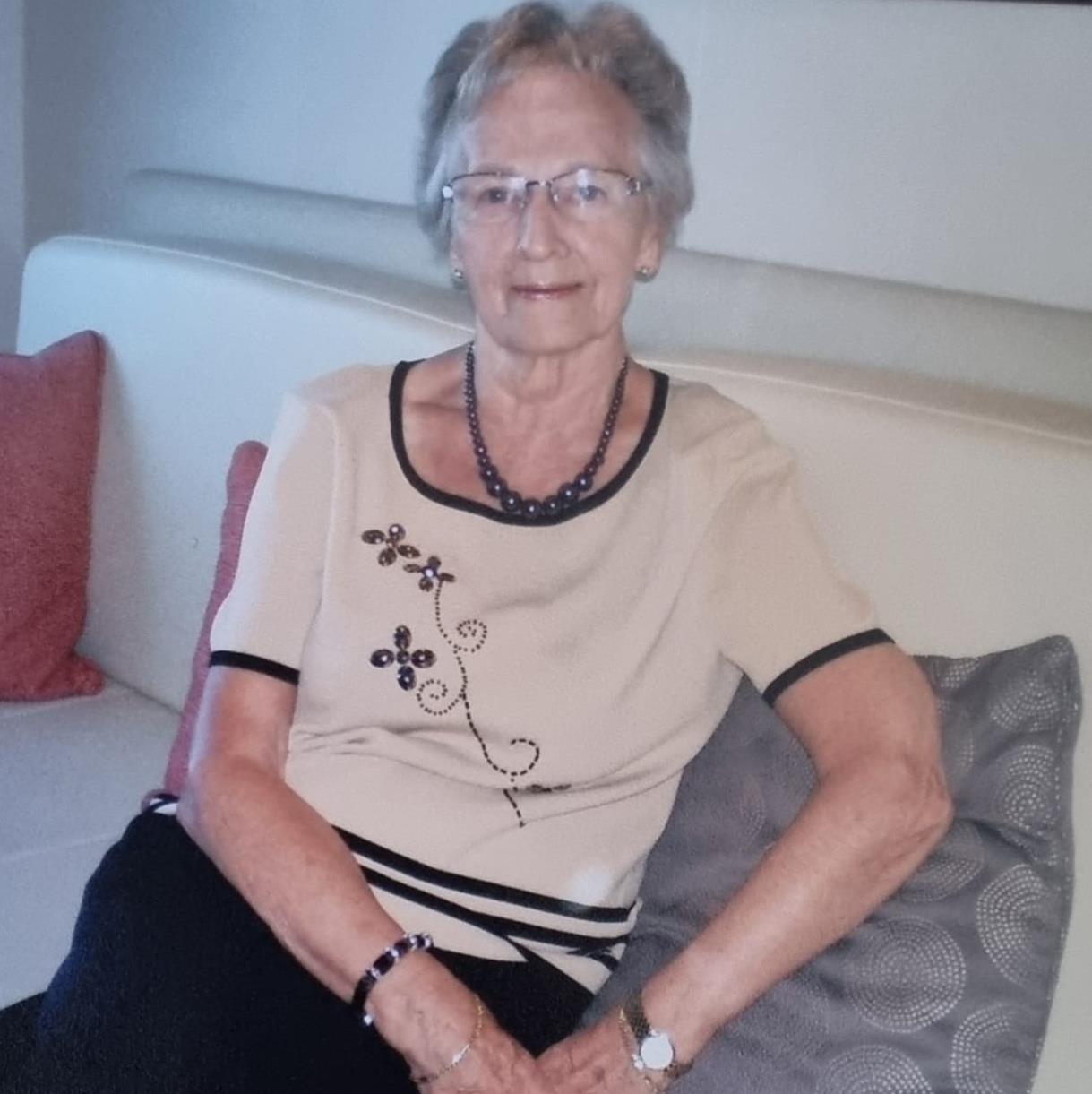 Funeral Notice for Mrs Gwyneth Mary Lewis