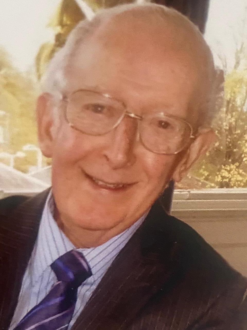 Funeral Notice for Mr Ian Fraser Kinniburgh