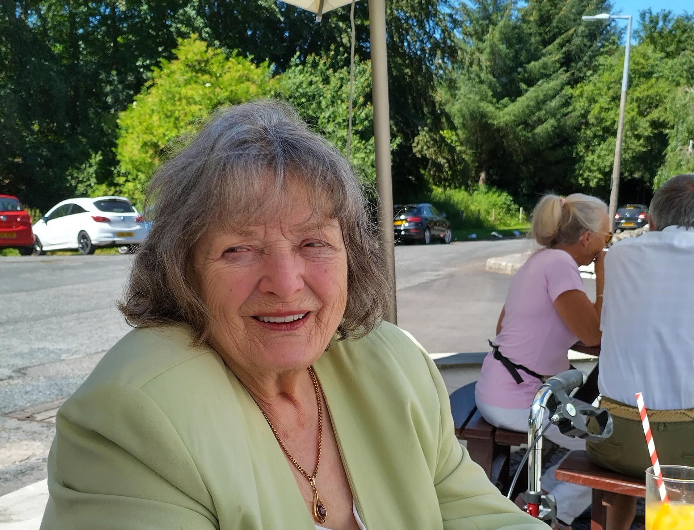 Funeral Notice for Mrs Elizabeth Bryden