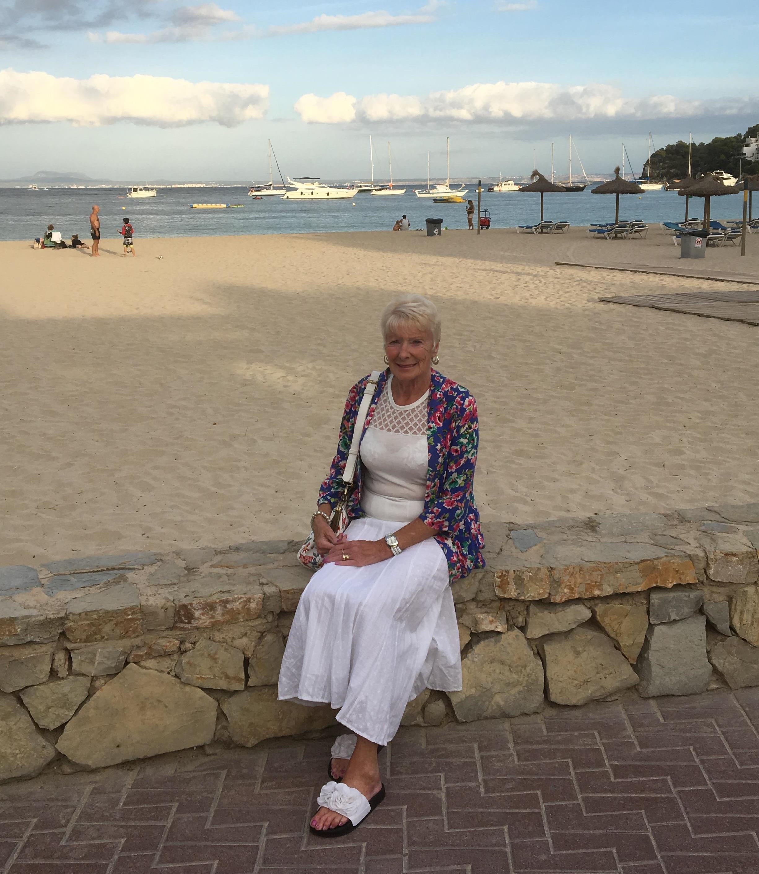 Funeral Notice for Mrs Lynn Brenda Armitage Funeral Notice for Mrs Lynn Brenda Armitage