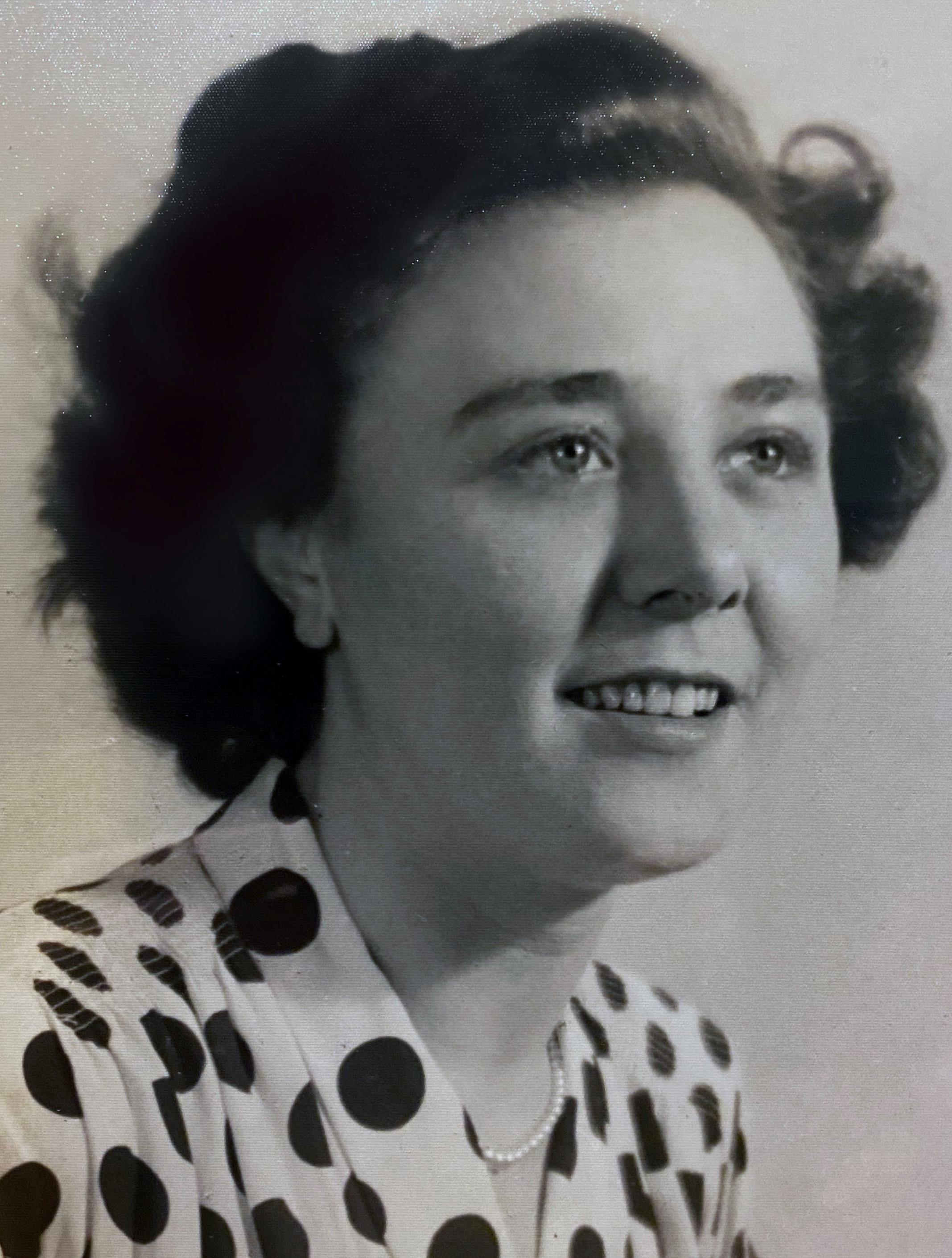 Funeral Notice for Mrs Maureen Chalmers